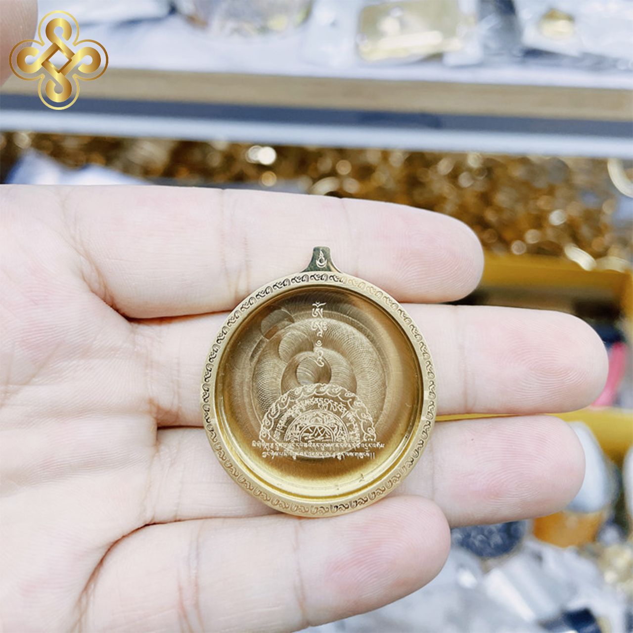 สร้อยคอวงกลมลายเมฆ – Mango Amulet