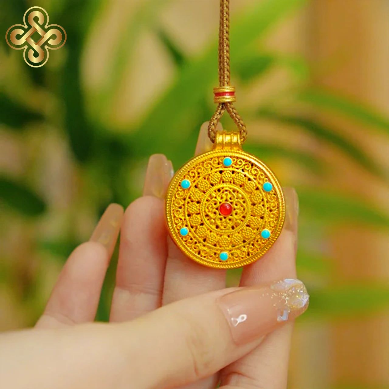 Ruyi Men จี้เข็มทิศโบราณที่สมบูรณ์แบบแปดสมบัติ – Mango Amulet