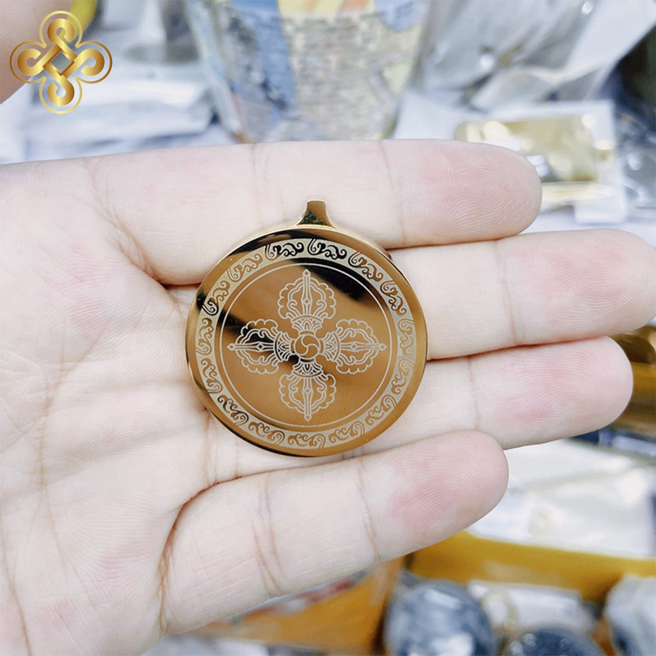 สร้อยคอวงกลมลายเมฆ – Mango Amulet