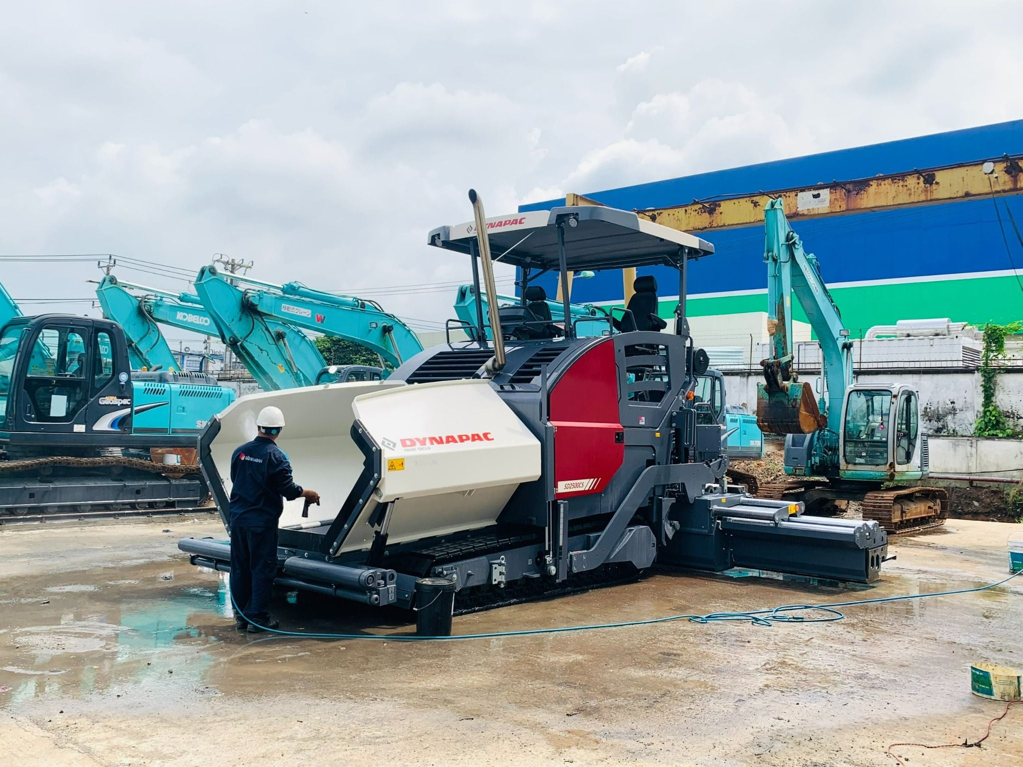 MÁY RẢI DYNAPAC SD2500CS BÀN ĐẦM 9.5 MÉT MỚI 100% NHẬP ĐỨC, GIÁ TỐT ...