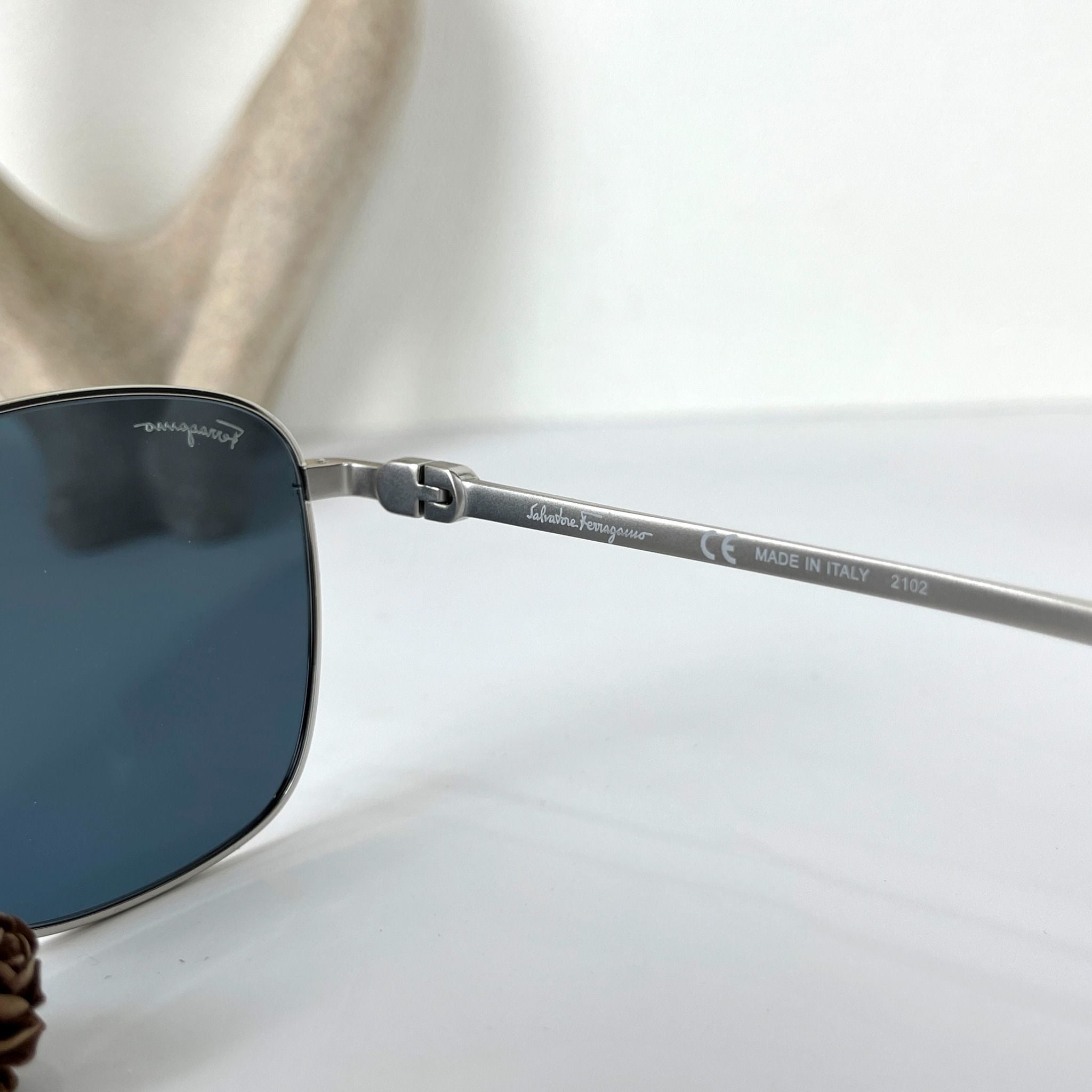 Mắt kính Ferra.gamo Blue Square Men – Nguyễn Thị Mỹ Linh