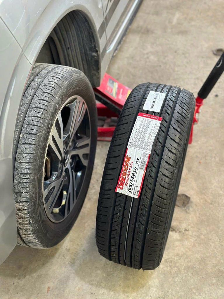 Lốp Deestone 205/55R16 R301