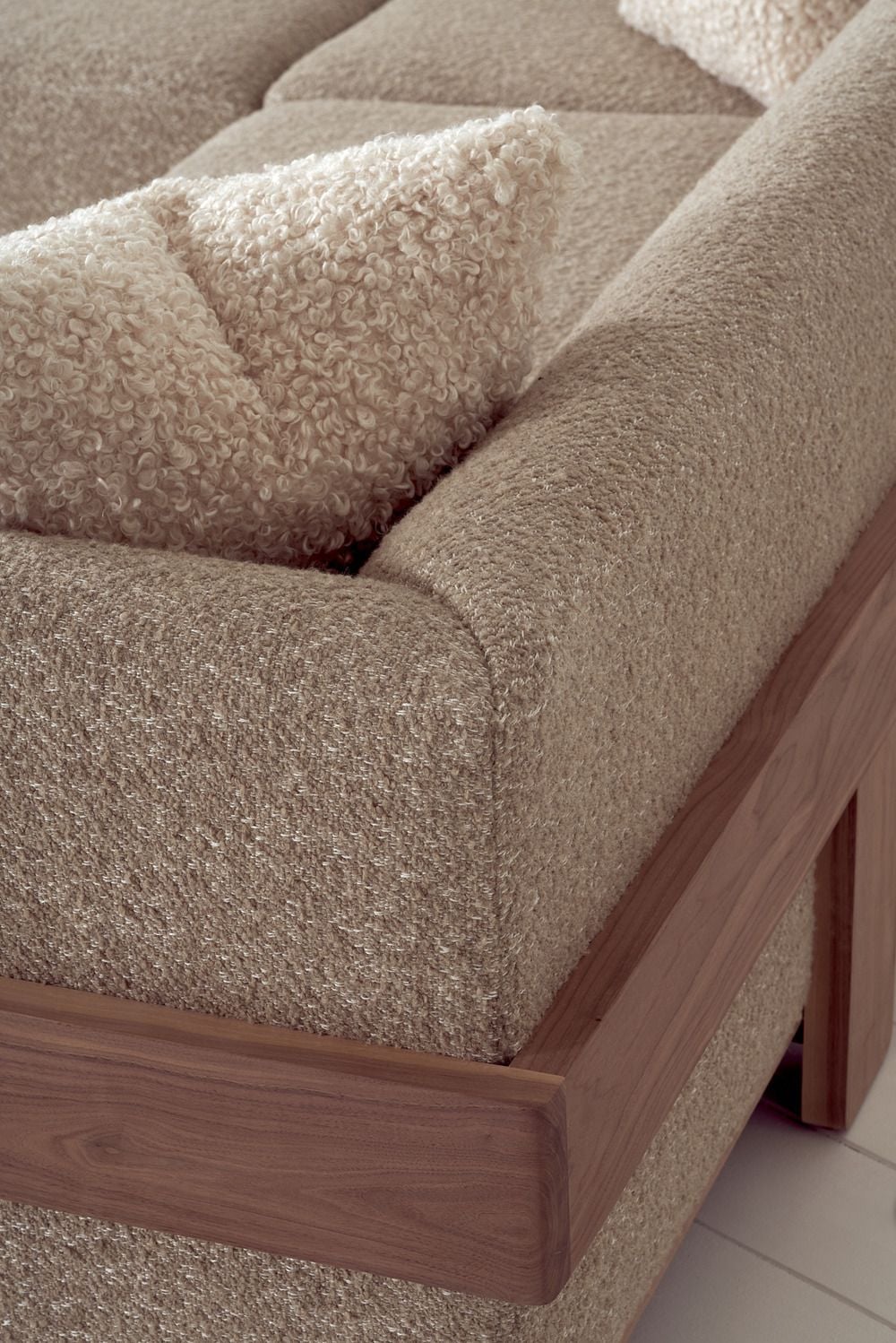 Rowan Sofa (L)– artestudio