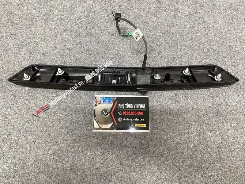 Bộ mở cốp kèm đèn và cam lùi Vinfast Lux A【Sẵn Hàng】 – Phụ Tùng Vinfast