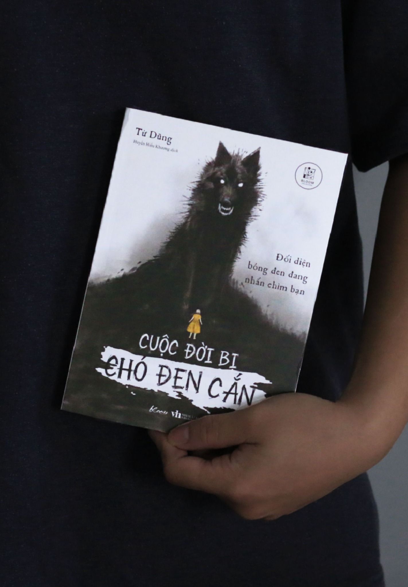 Cuộc Đời Bị Chó Đen Cắn: Đối Diện Bóng Đen Đang Nhấn Chìm Bạn – Vinabook