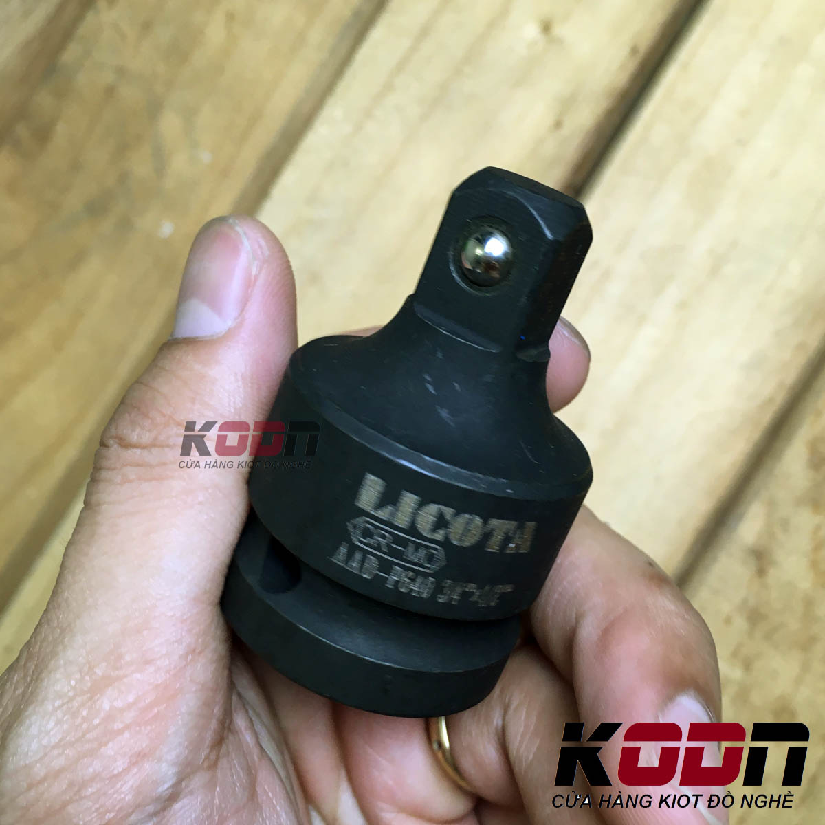 Đầu chuyển 3/4" sang 1/2" LICOTA AAD-P640