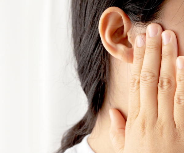 LẤY RÁY TAI (EAR CLEANING) – Q'Aman