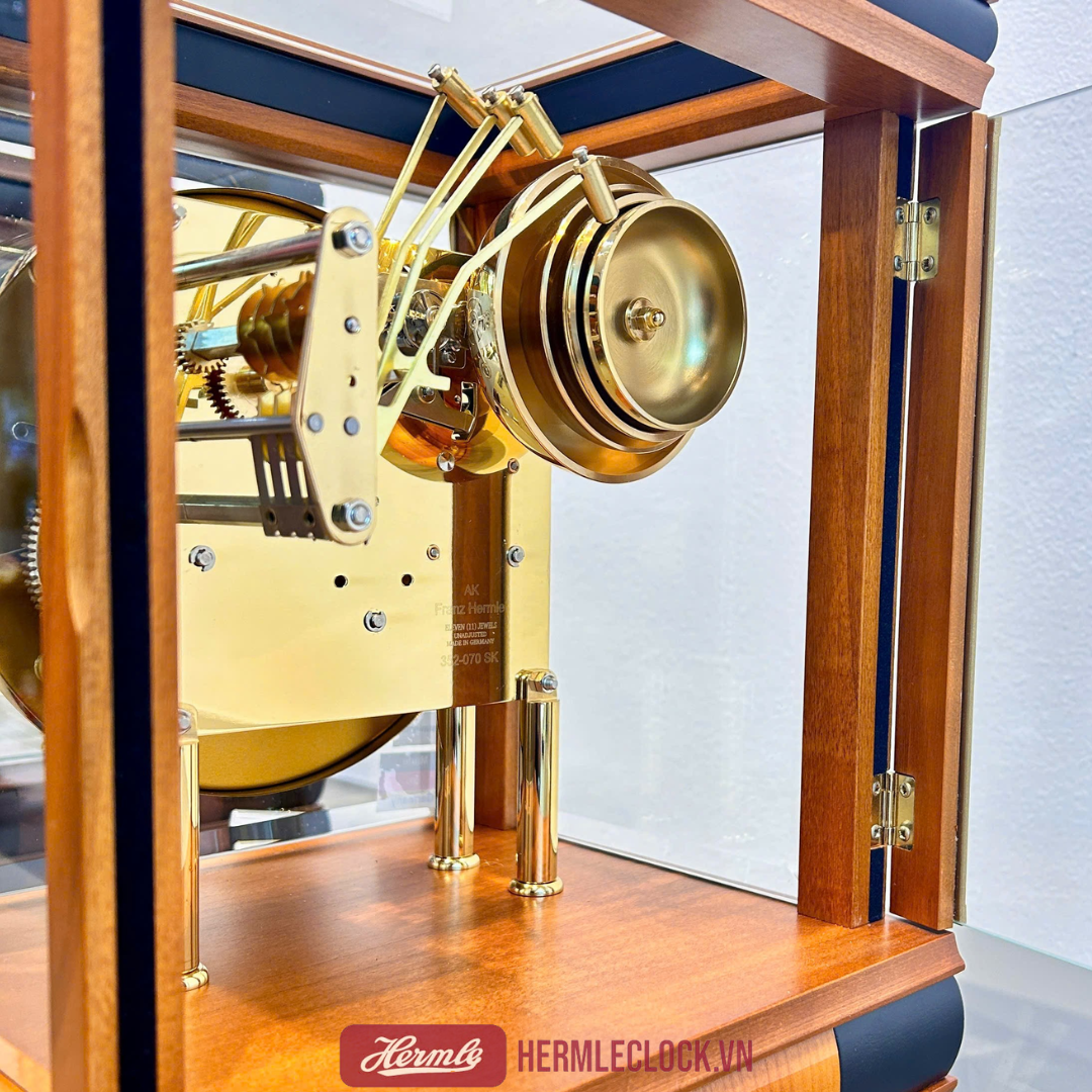 22998-160352 – Hermle Clock