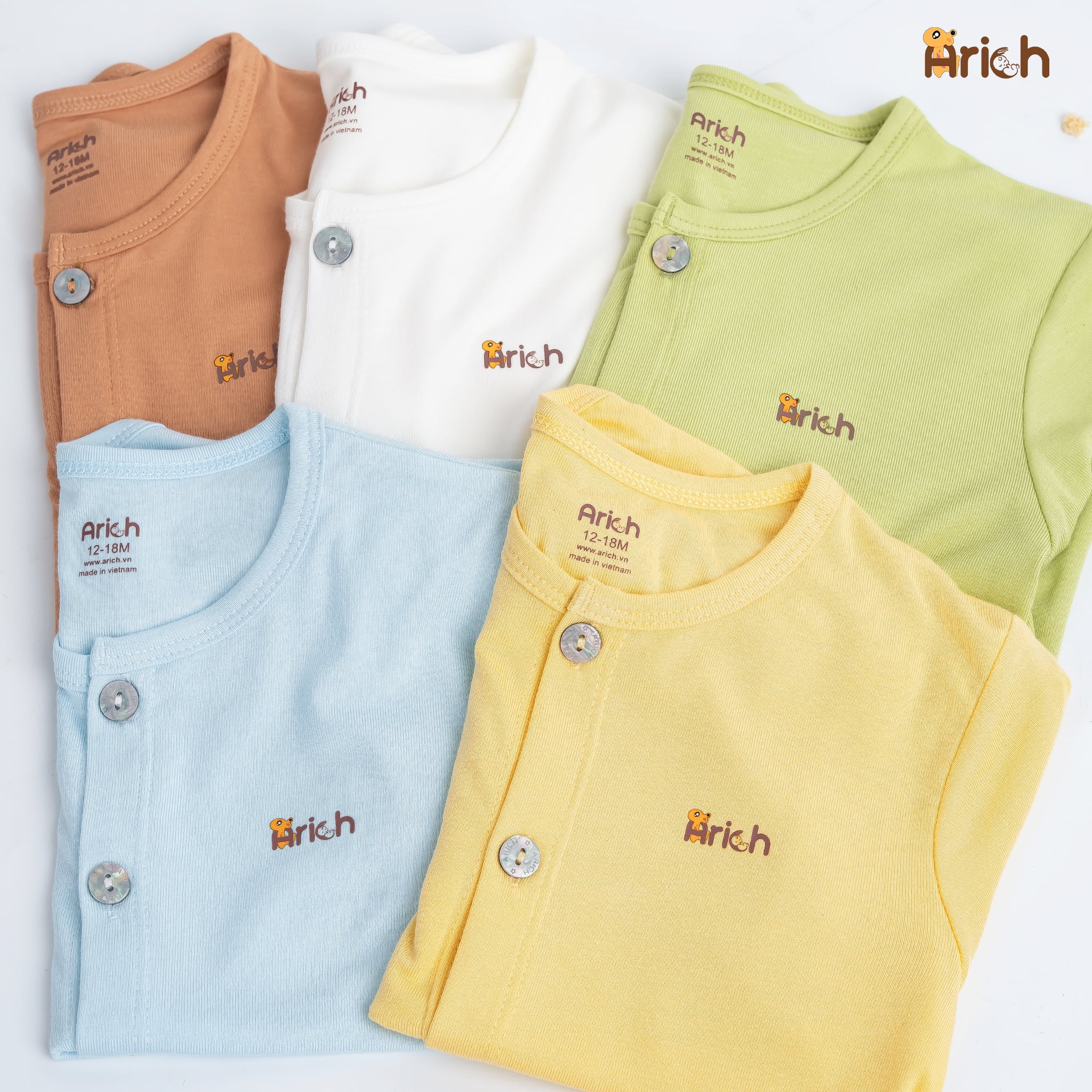 Bộ quần áo dài cài thẳng Arich vải sợi tre an toàn mềm mát cho bé trai
