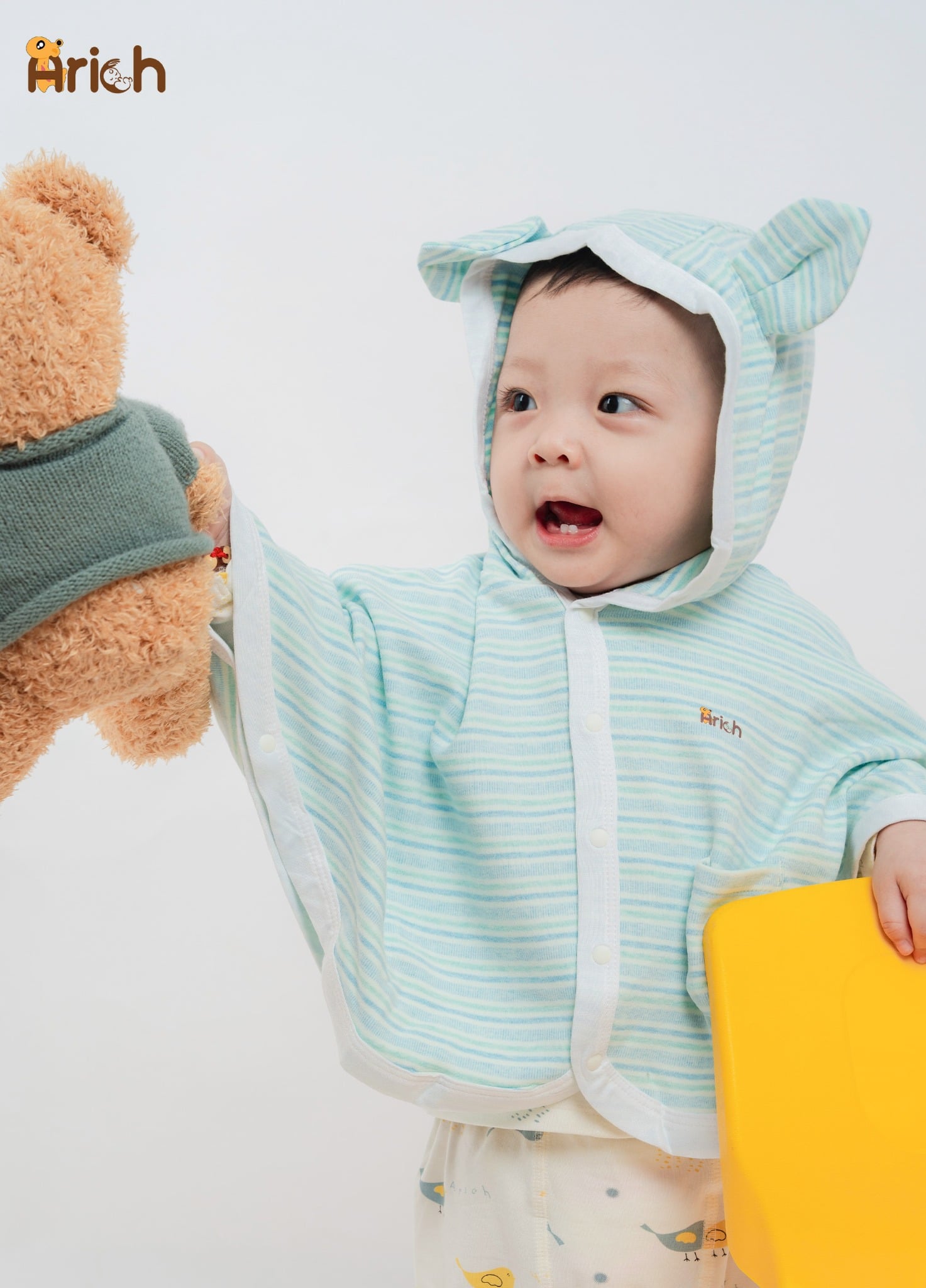 Áo choàng sợi tre Arich 2 lớp cao cấp, mềm mịn cho bé trai, bé gái (12