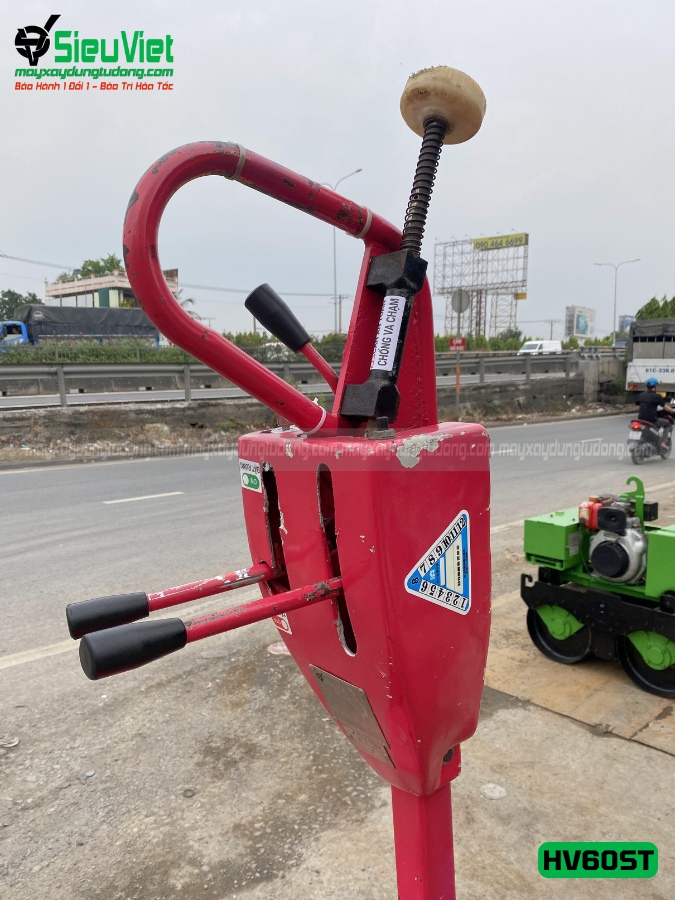Lu dắt tay 650Kg Sakai HV60ST Nhật Bản - Máy Xây Dựng Siêu Việt