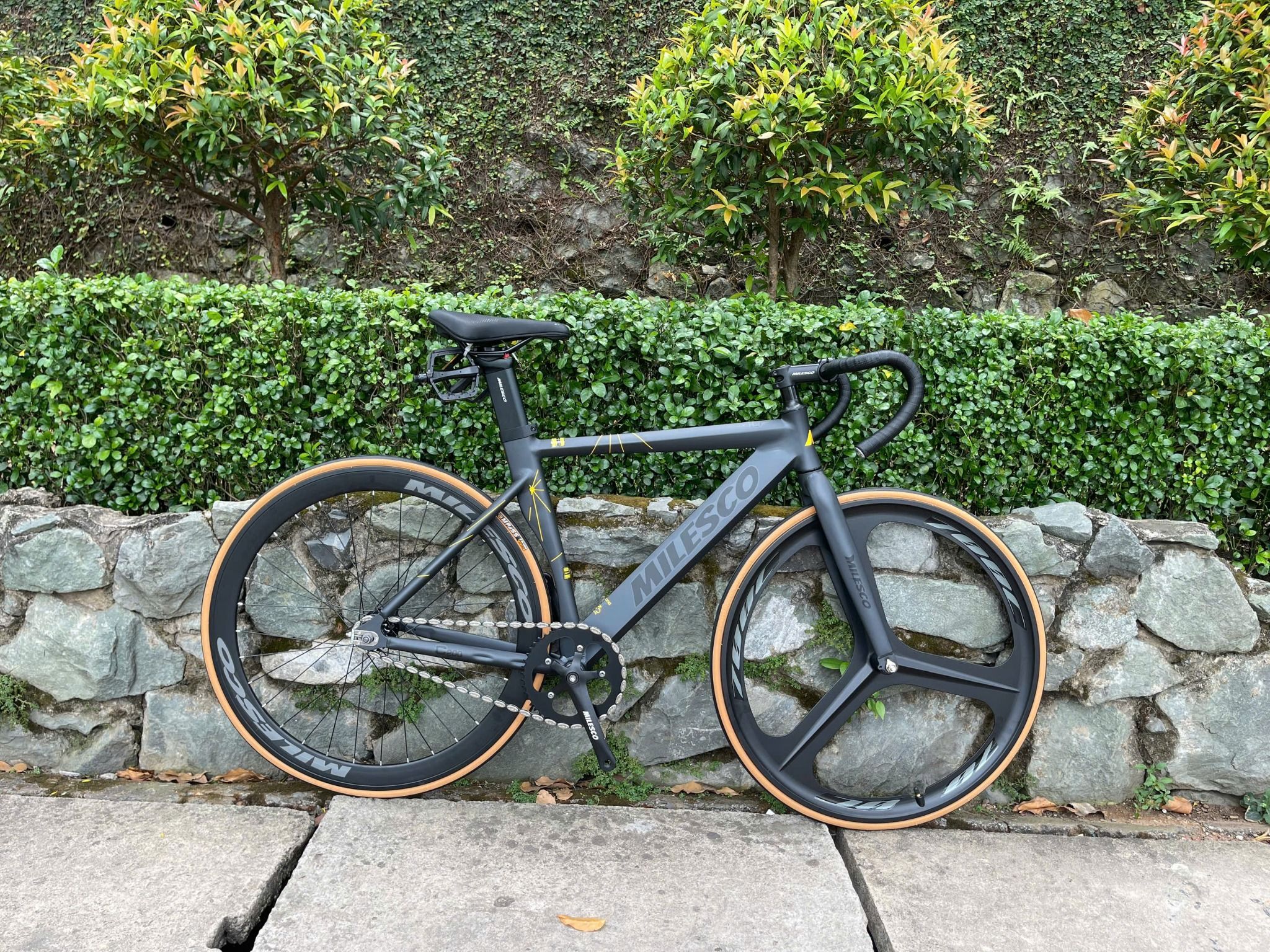 Xe đạp Fixgear Milesco R800 bản 3 đao – Xe Đạp Nam Tú