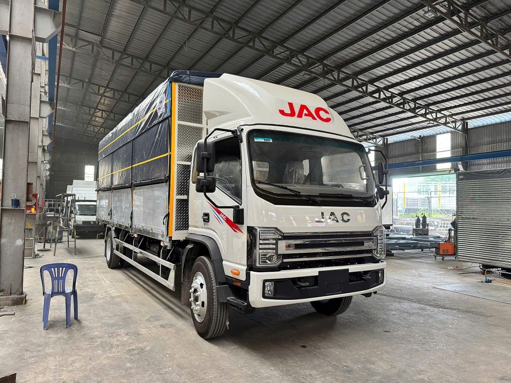 XE TẢI JAC N800 E5 8.4 TẤN KHUYẾN MÃI LÊN TỚI 20 TRIỆU ĐỒNG – XE TẢI GIA ĐÌNH