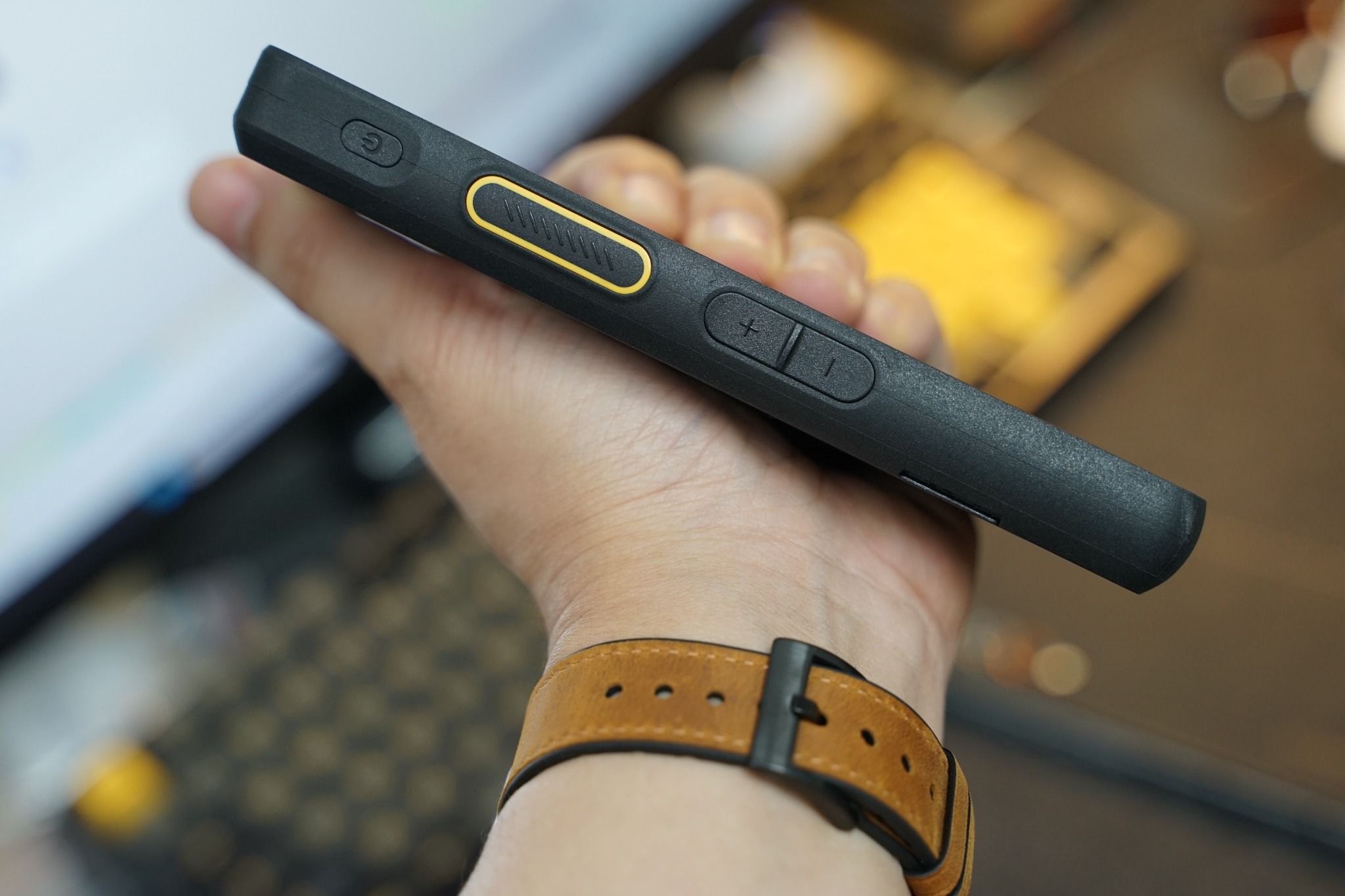 Điện thoại sonim Xp10 Siêu bền - Quyenphuong Mobile